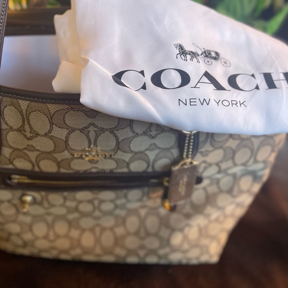 Coach | Bags | Coach Signature Brown Tan Ml Tote In New Condition ...